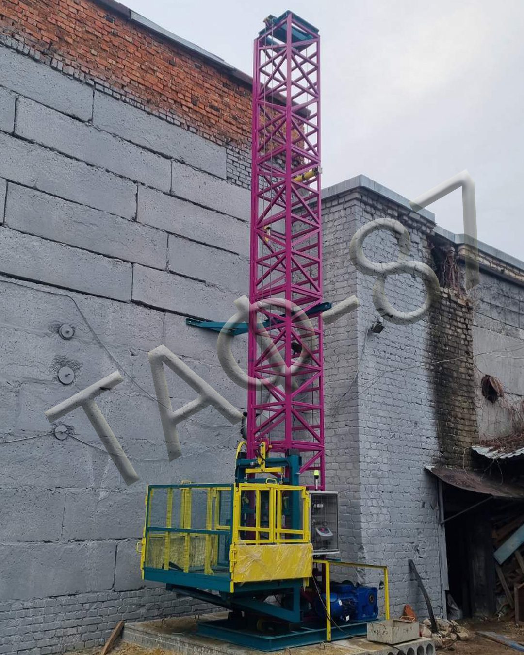 Mast Building (facade) Lift - TAFLIFT