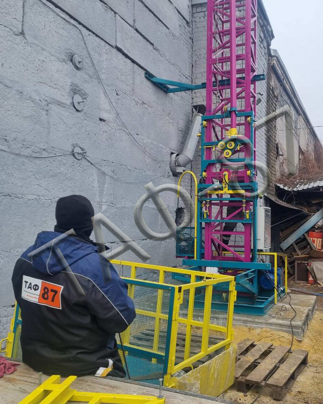 Mast Building (facade) Lift - TAFLIFT