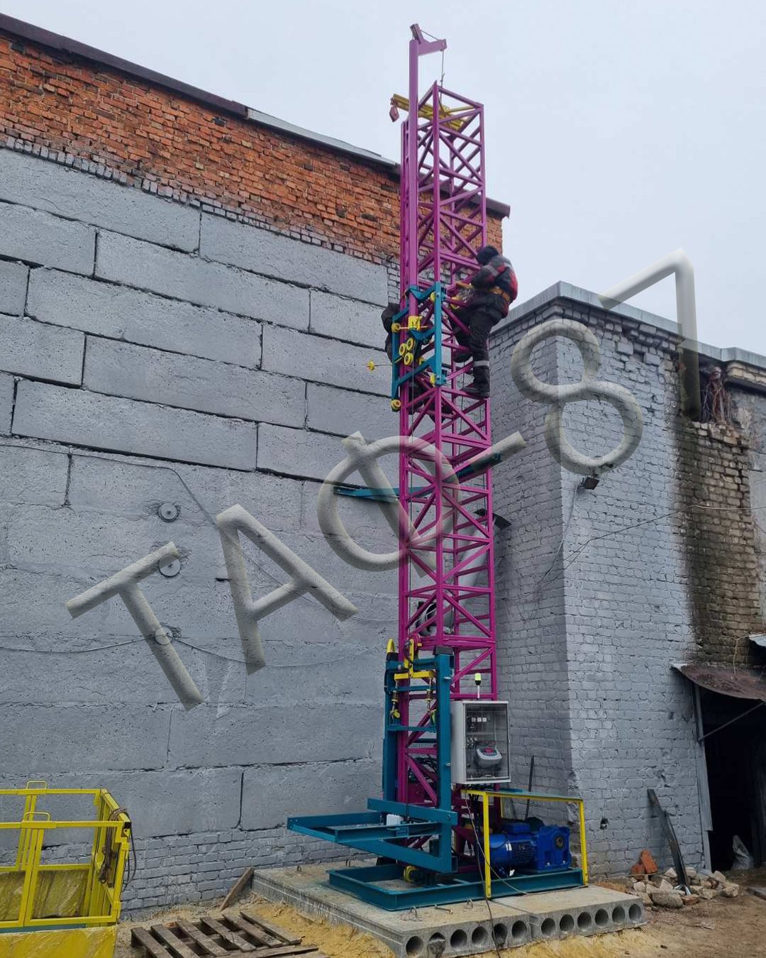 Mast Building (facade) Lift - TAFLIFT